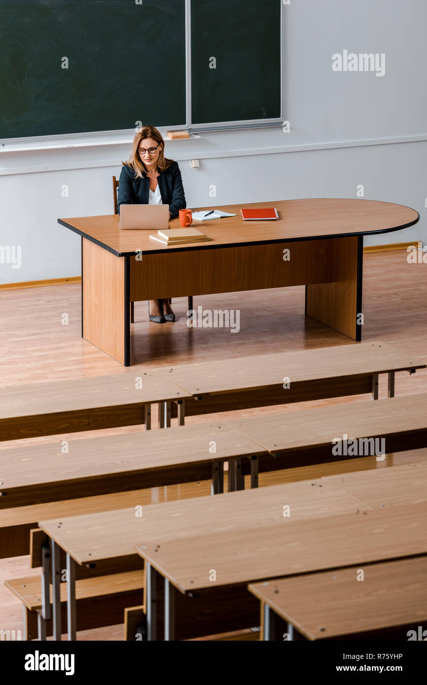 Professor sitting classroom hi-res stock photography and images - Alamy