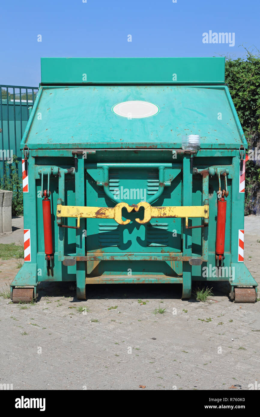 Press container hi-res stock photography and images - Alamy