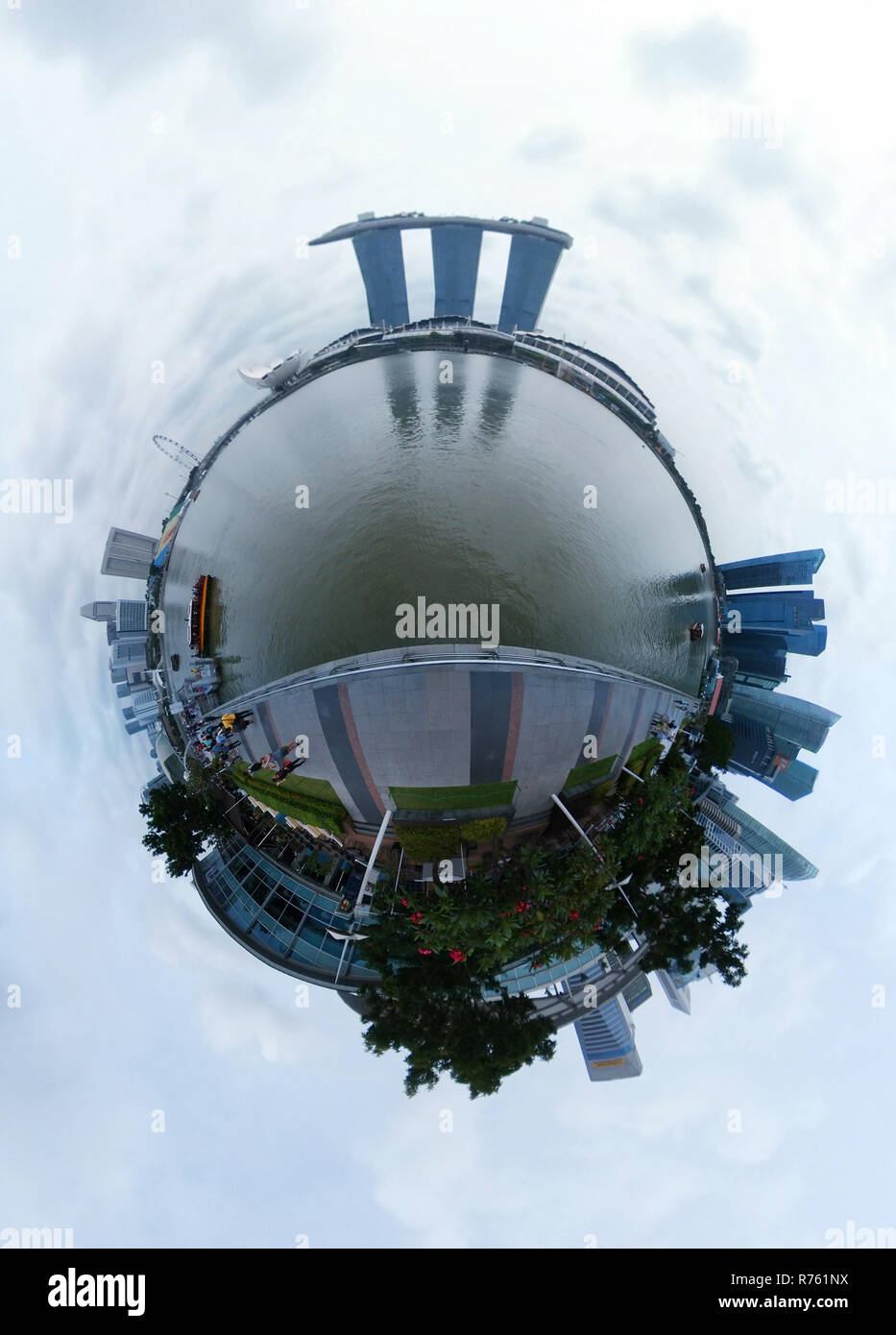full circle Panorama: ArtScience Museum, Marina Bay Sands, Singapur ...
