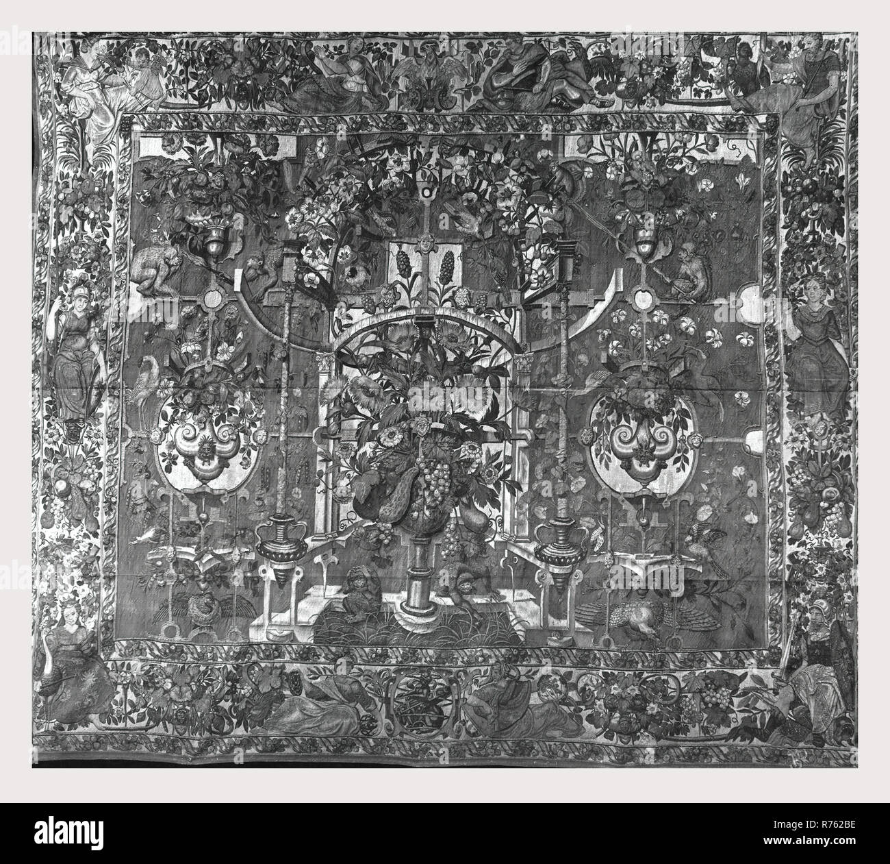 Fountain of the monkeys hi-res stock photography and images - Alamy