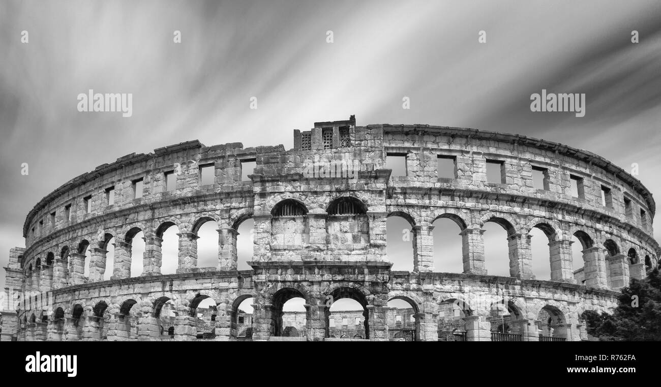 Roman circular monuments Black and White Stock Photos & Images - Alamy