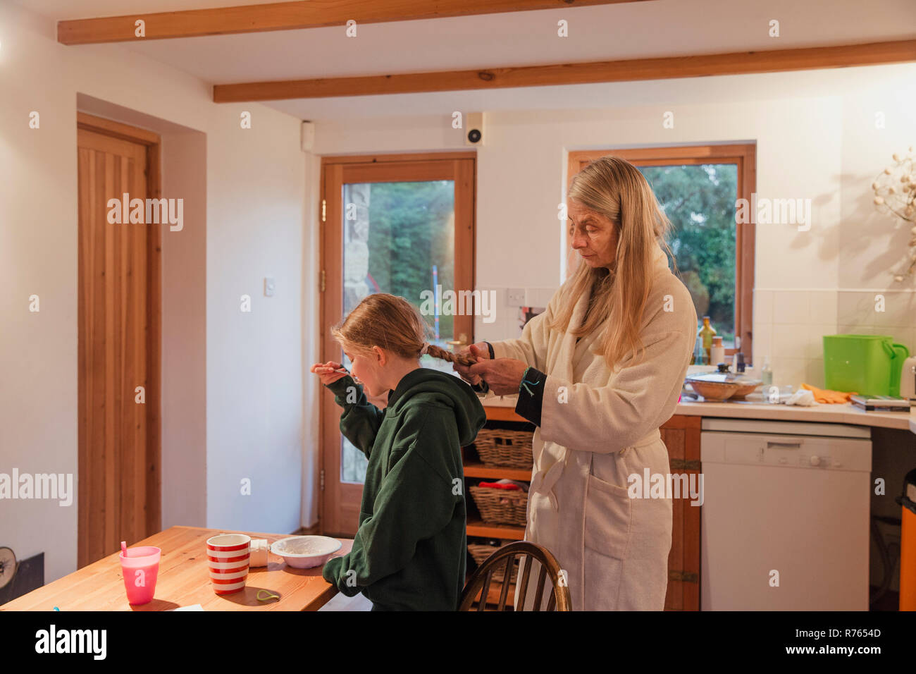 Child getting dressed uniform hi-res stock photography and images - Alamy