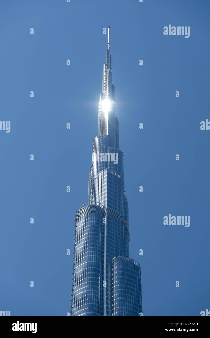 Modern oil well platform hi-res stock photography and images - Alamy