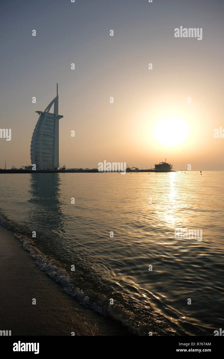 7 story high building hi-res stock photography and images - Alamy