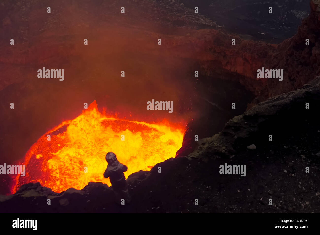 Fire proximity suit hi-res stock photography and images - Alamy