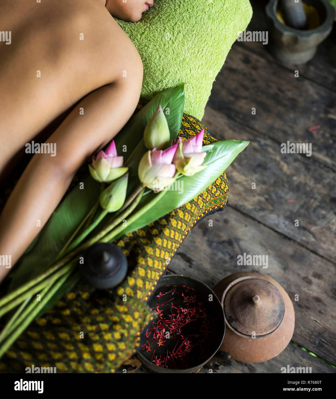traditional asian thai tropical massage spa treatment Stock Photo - Alamy
