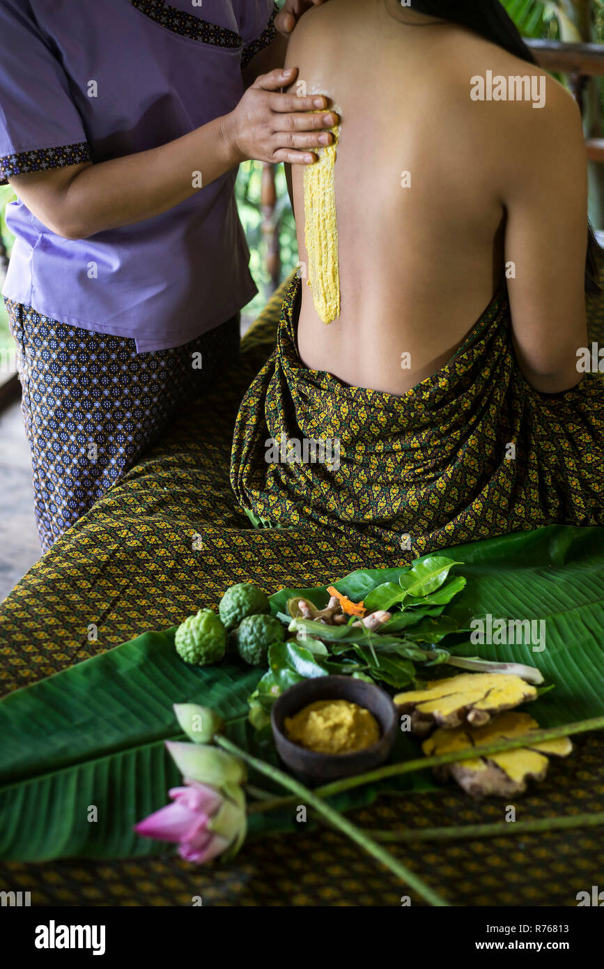 traditional asian thai turmeric skin scrub spa treatment Stock Photo ...