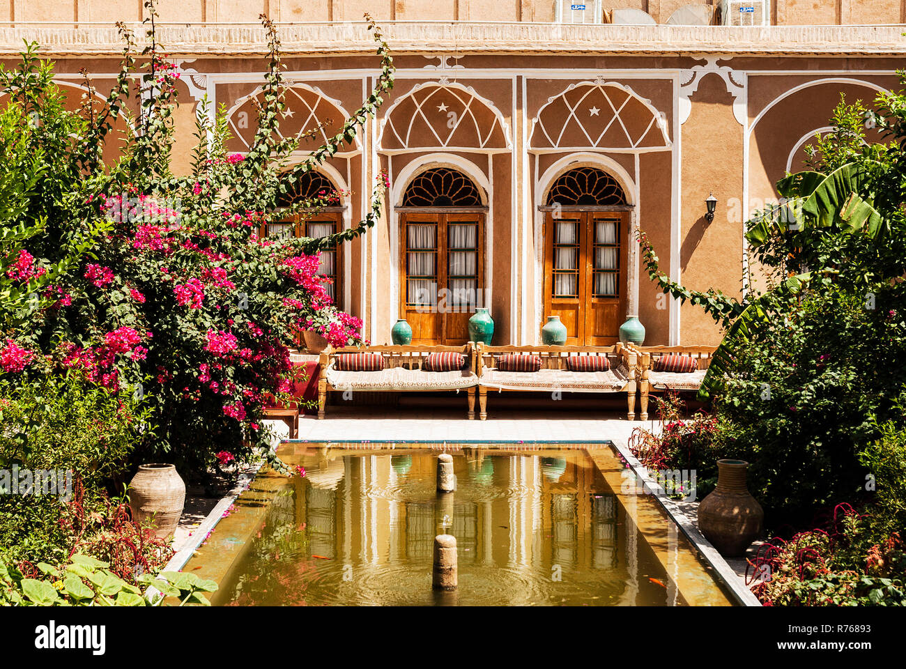 Middle eastern home interior hi-res stock photography and images - Alamy