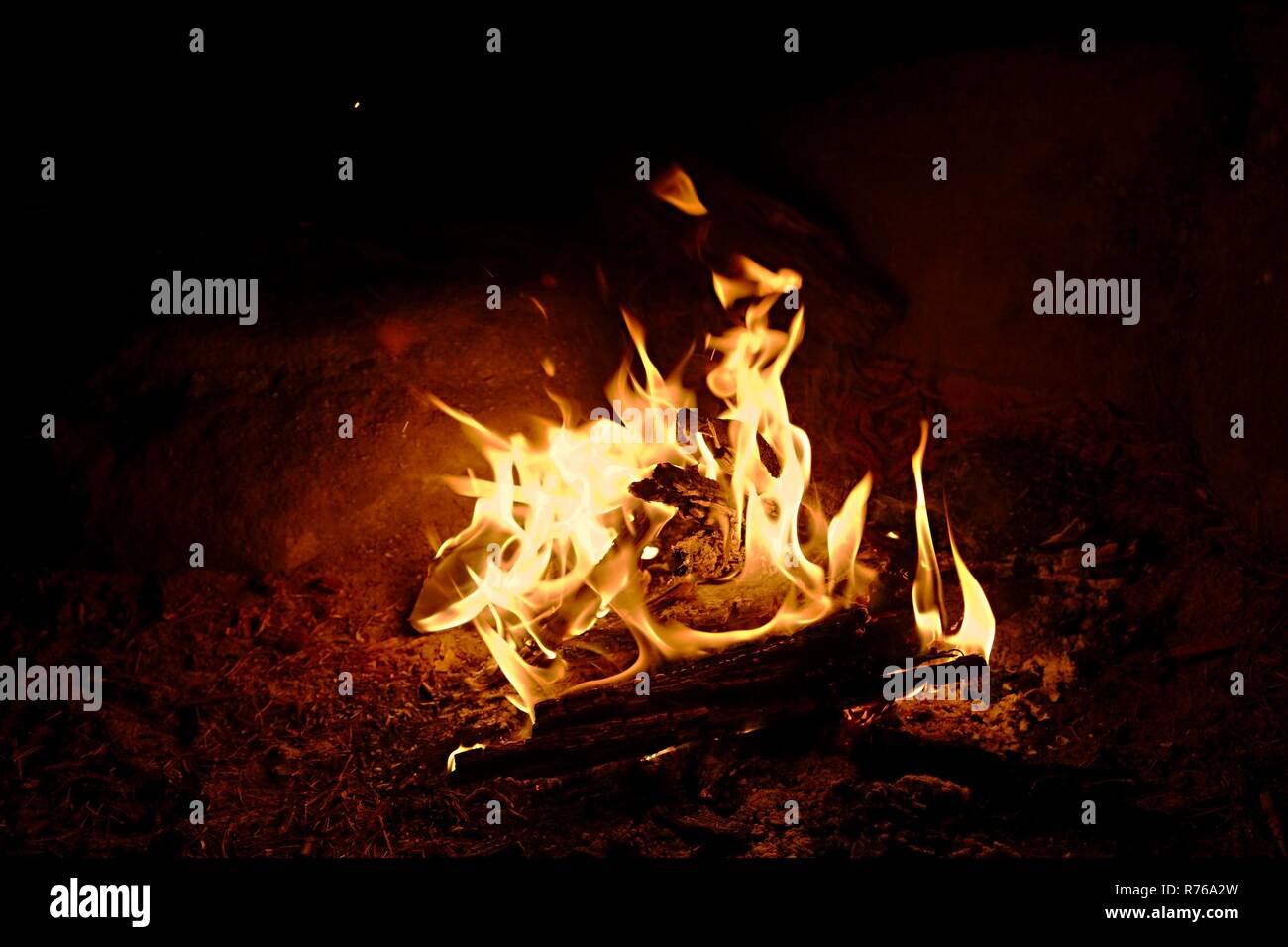 Camp Fire Flames Stock Photo - Alamy