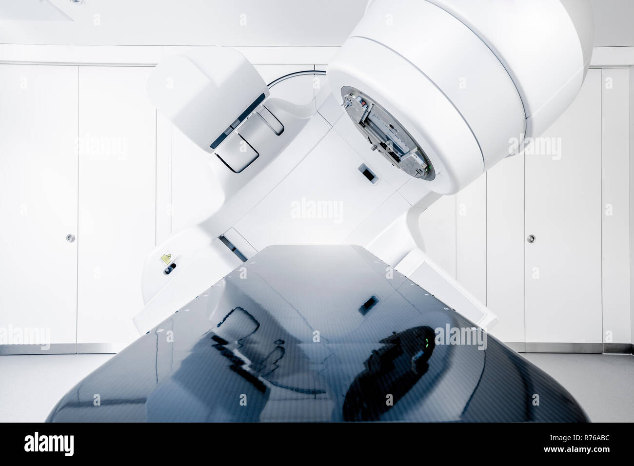 Radiation therapy device hi-res stock photography and images - Alamy