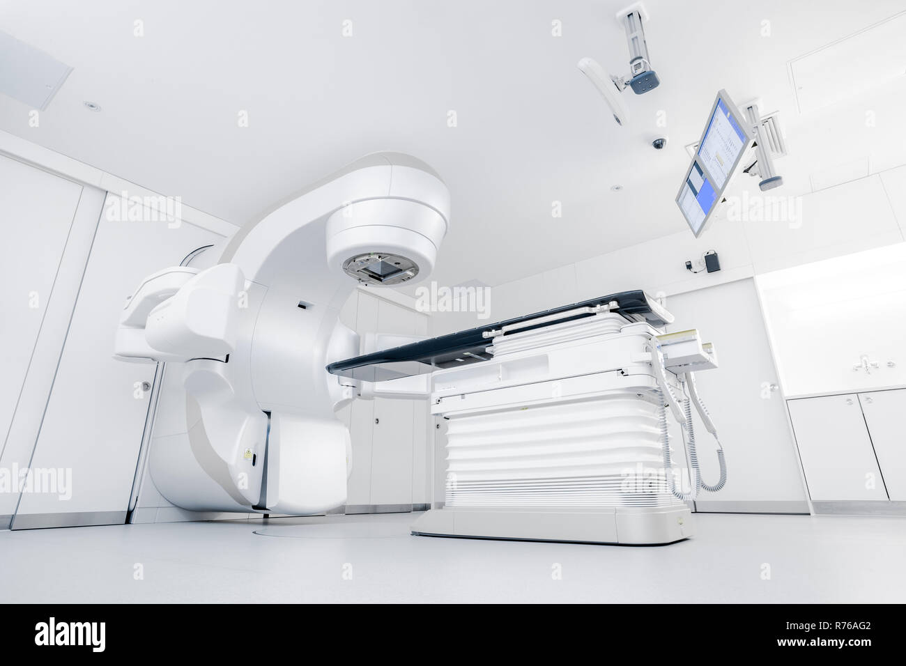 Radiation therapy hi-res stock photography and images - Alamy