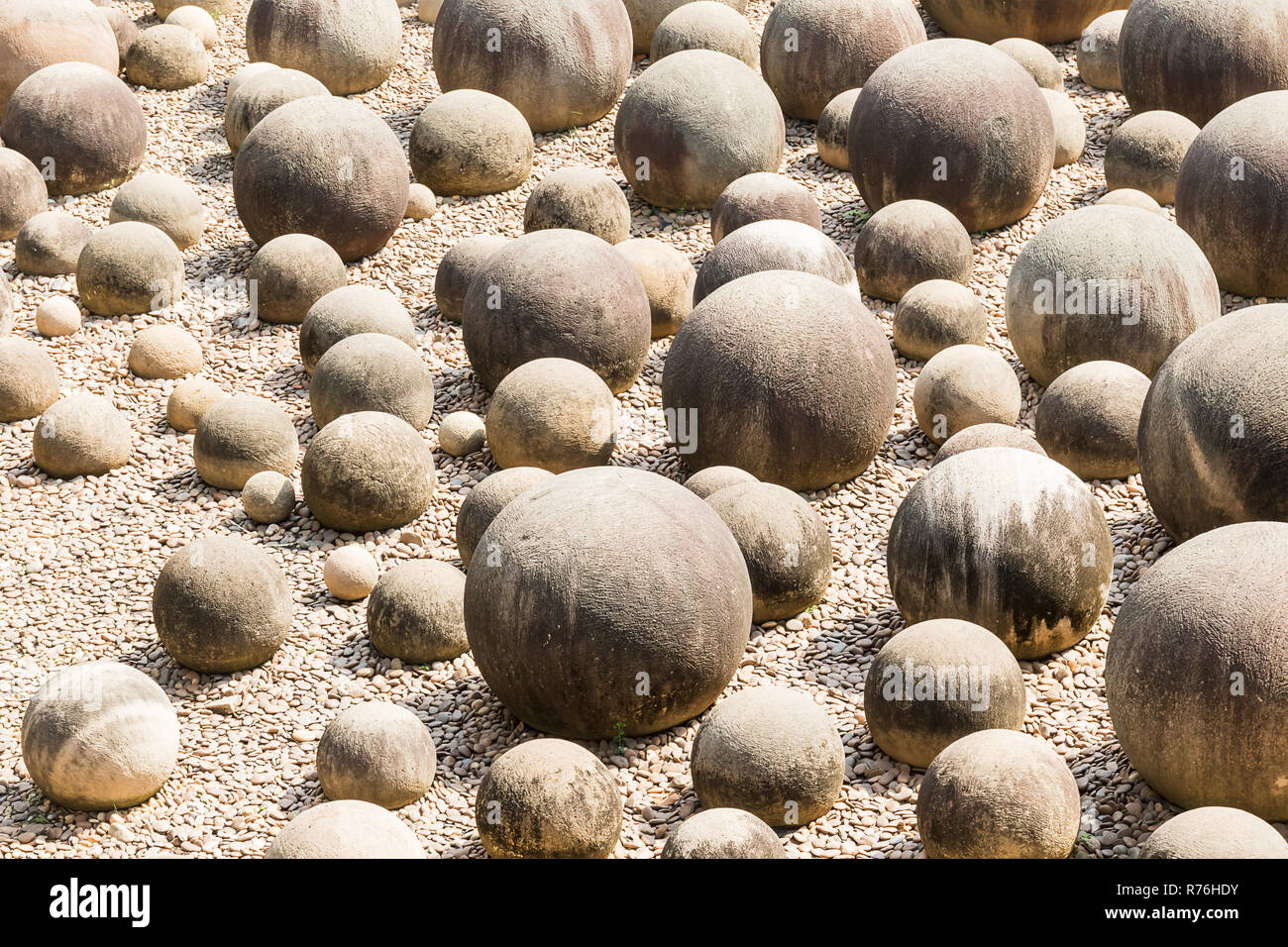 Sphere shapes in nature hi-res stock photography and images - Alamy
