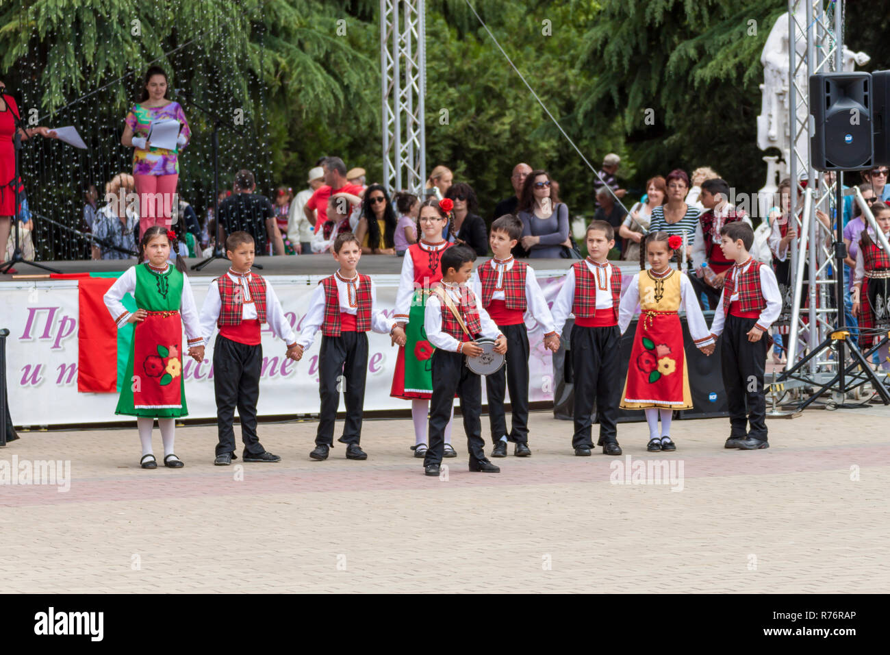 Children dance competition hi-res stock photography and images - Alamy
