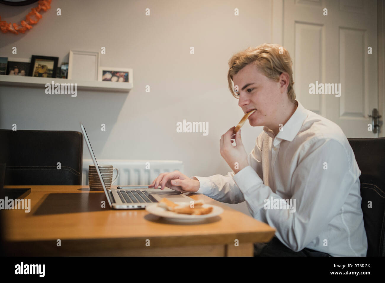 Checking work emails home hi-res stock photography and images - Alamy
