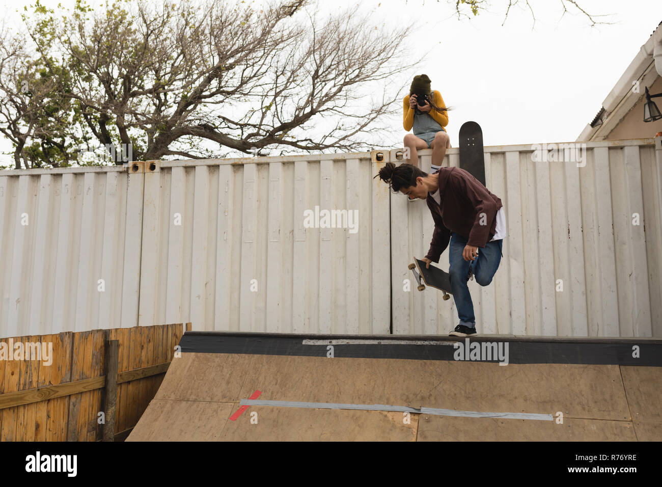 Sitting on ramp hi-res stock photography and images - Alamy