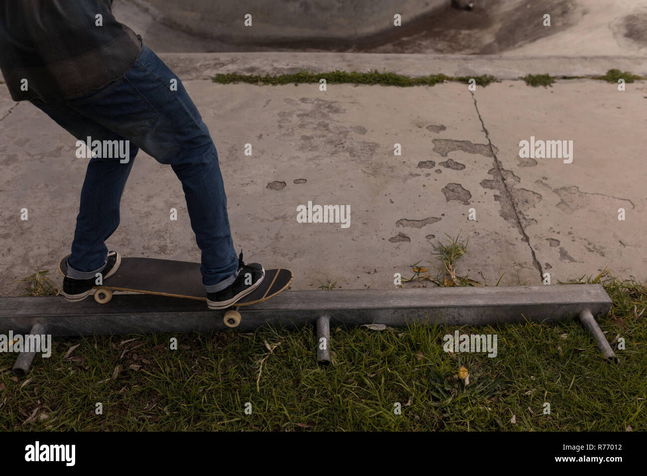 Skateboarding activity hi-res stock photography and images - Alamy