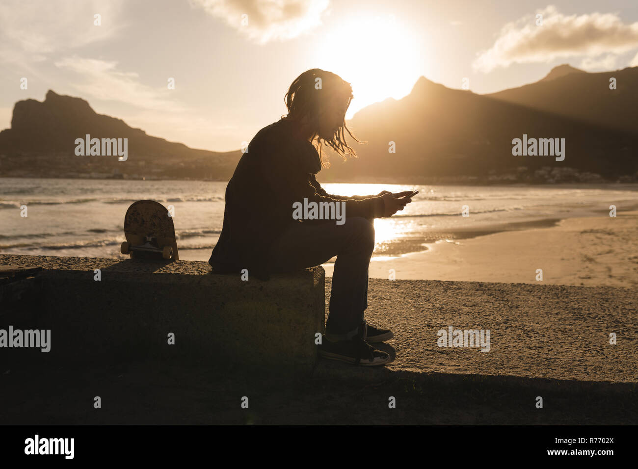 Phone beach man hi-res stock photography and images - Alamy