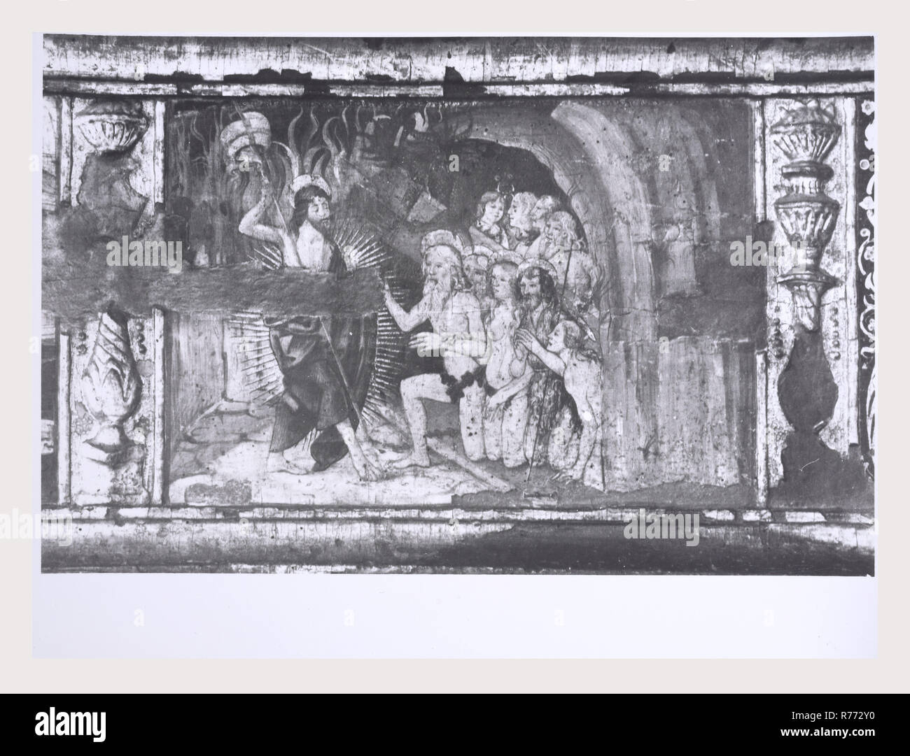 Marble busts inset hi-res stock photography and images - Alamy