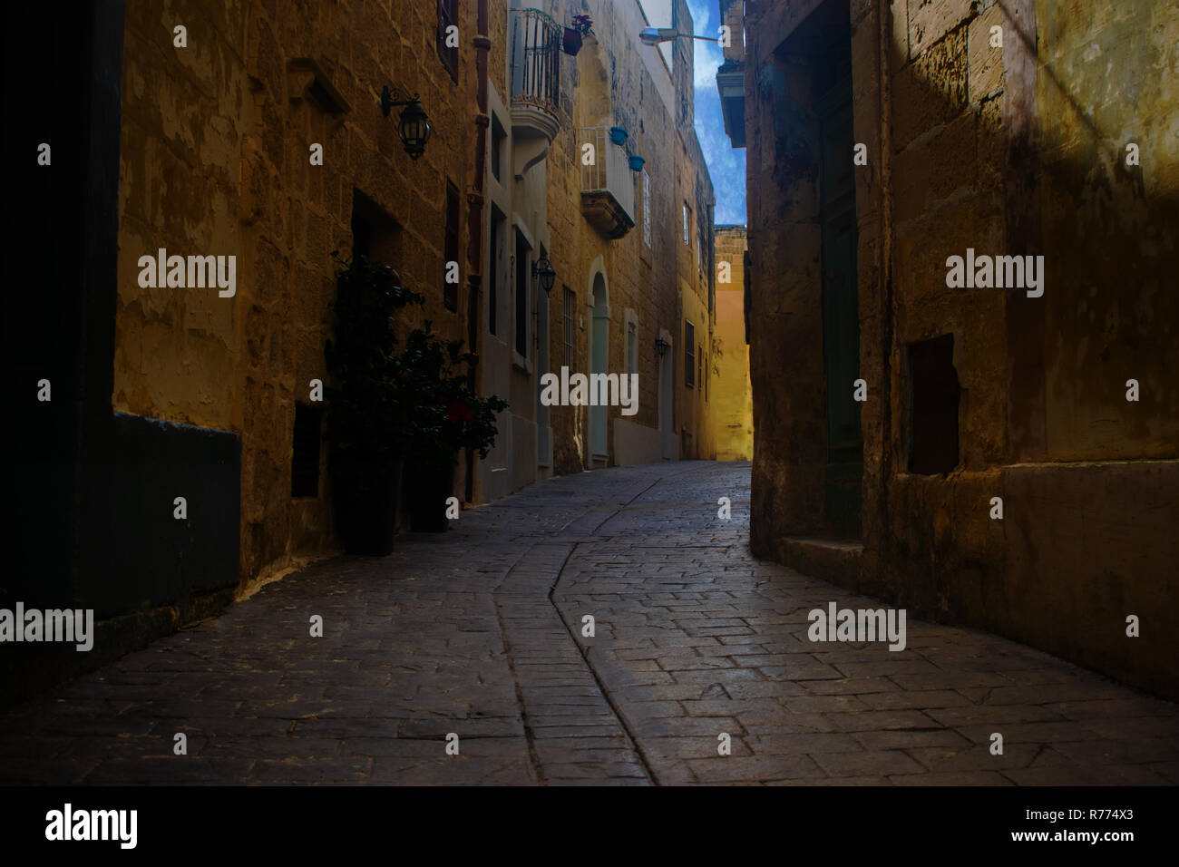 Narrow alleys in Malta Stock Photo - Alamy