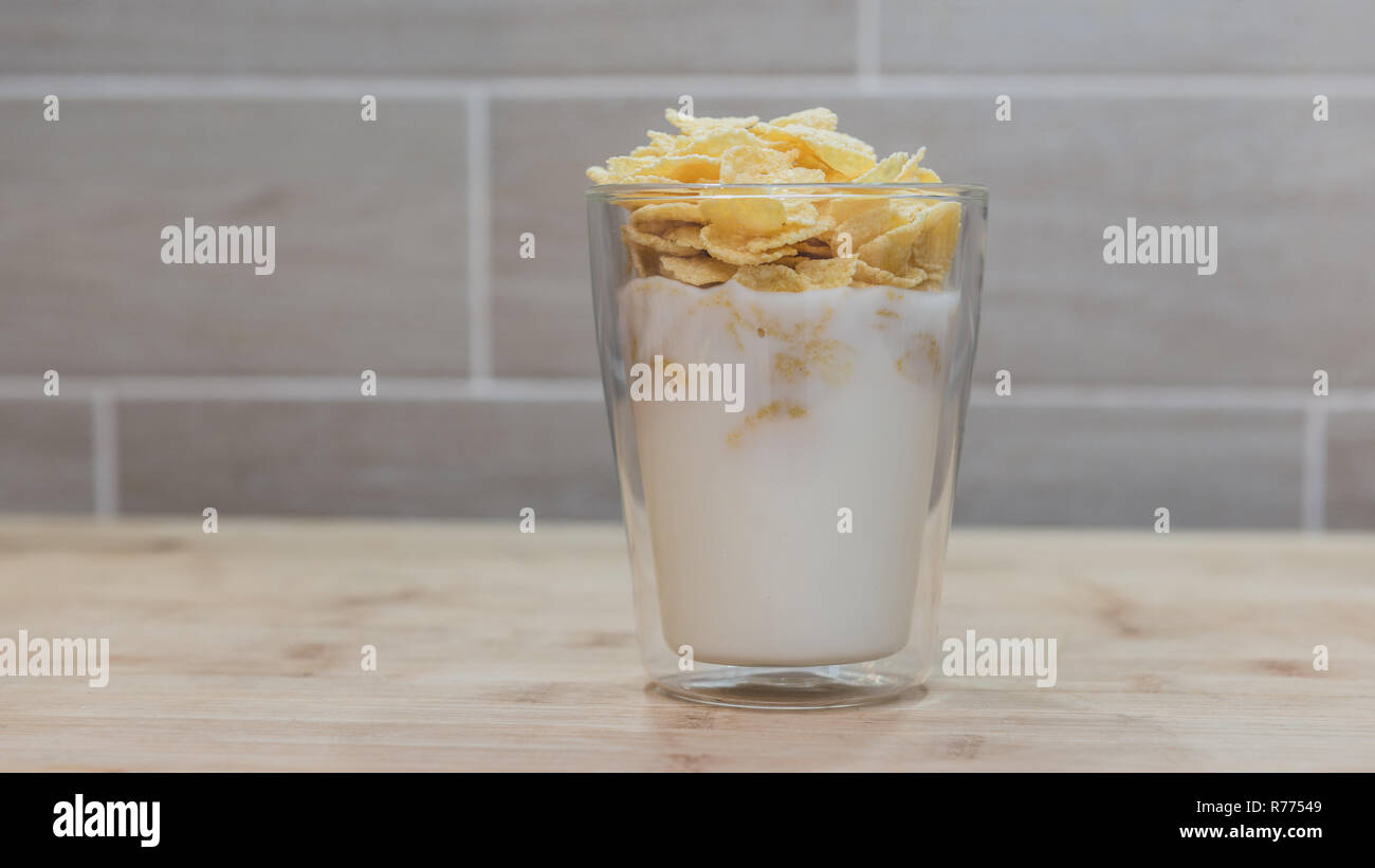 Corn flakes pour milk cornflakes hi-res stock photography and images ...