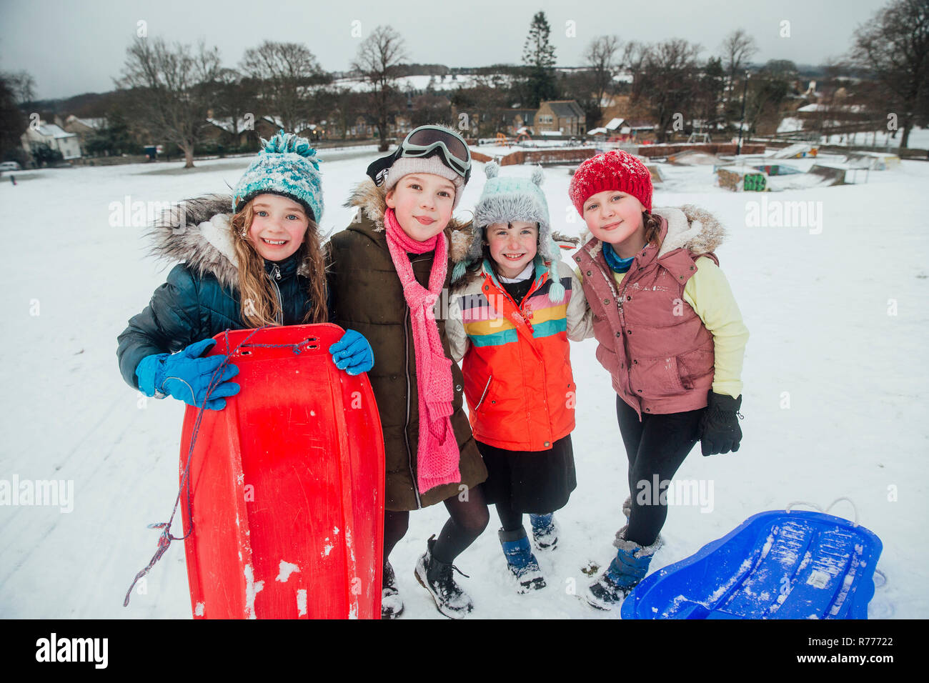 Wooly hat winter friends hi-res stock photography and images - Alamy