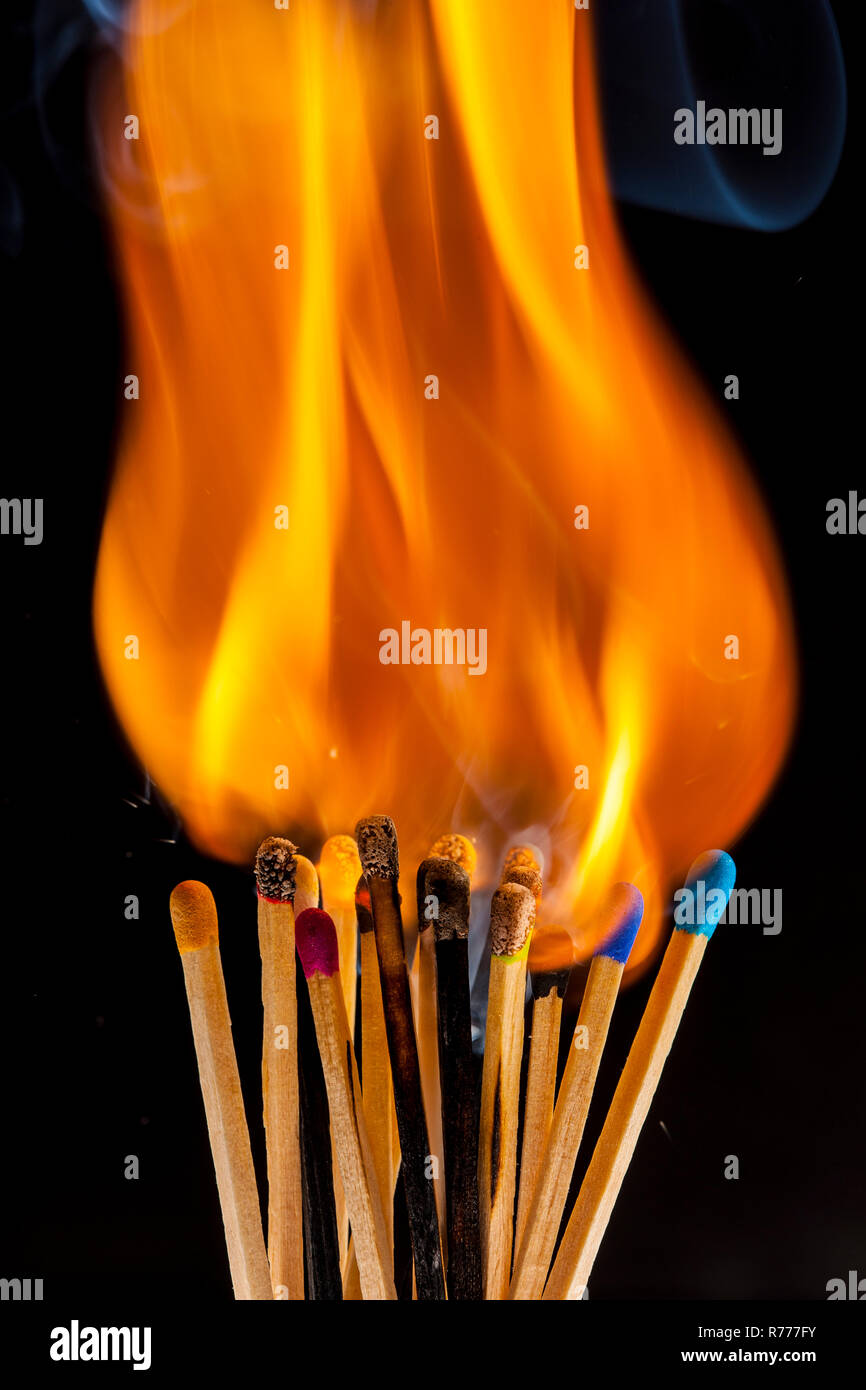 Matches lit hi-res stock photography and images - Alamy