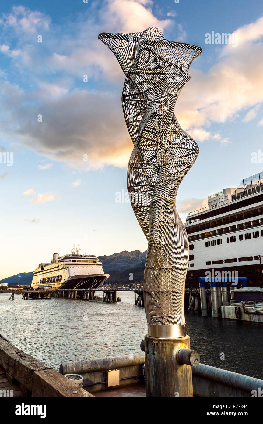 Abstract sculptures hi-res stock photography and images - Alamy