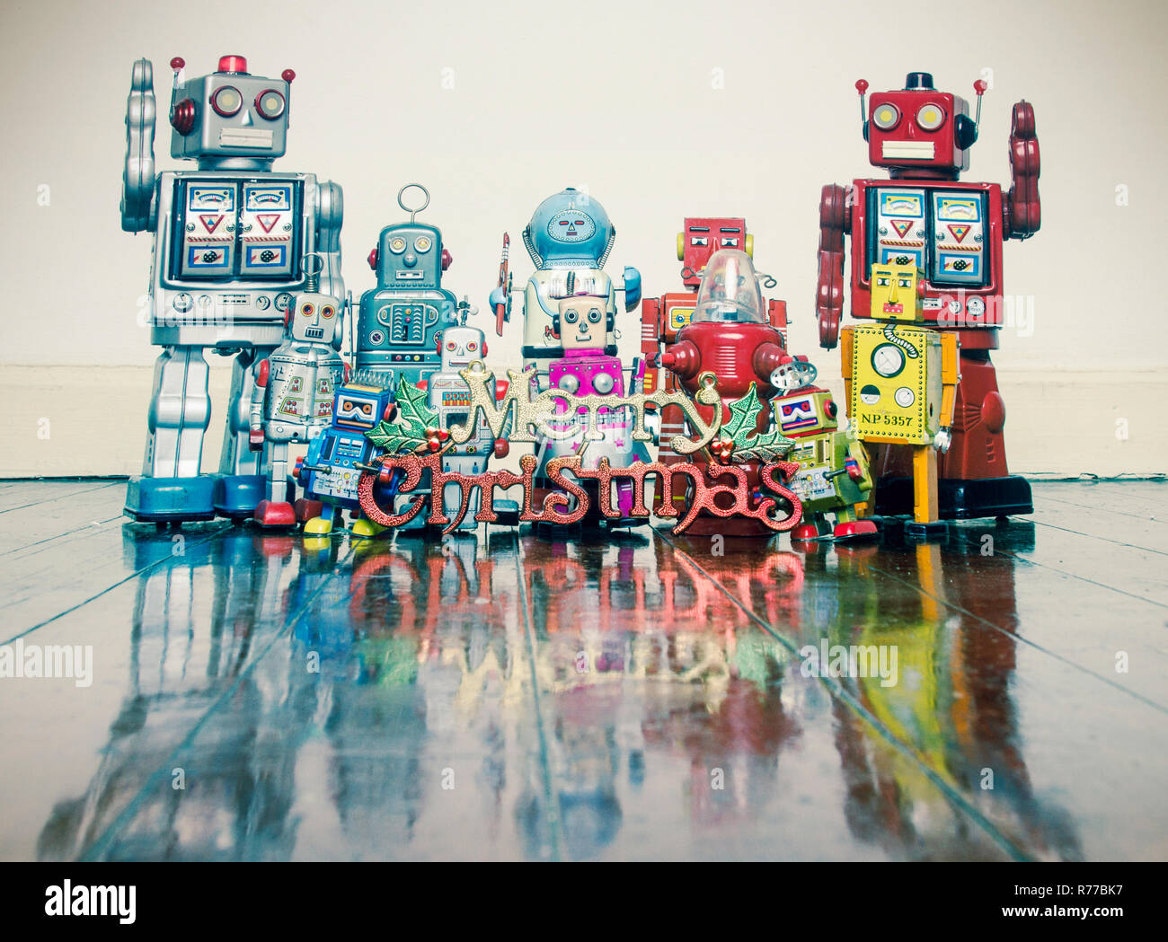 Old fashioned robot hi-res stock photography and images - Alamy