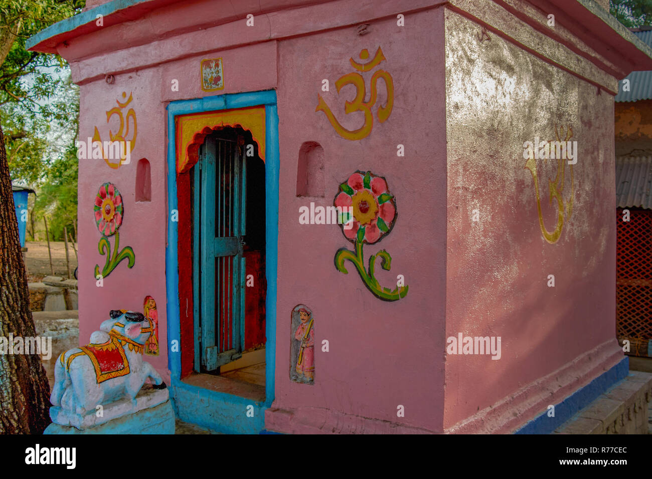 Om sacred sound spiritual hi-res stock photography and images - Alamy