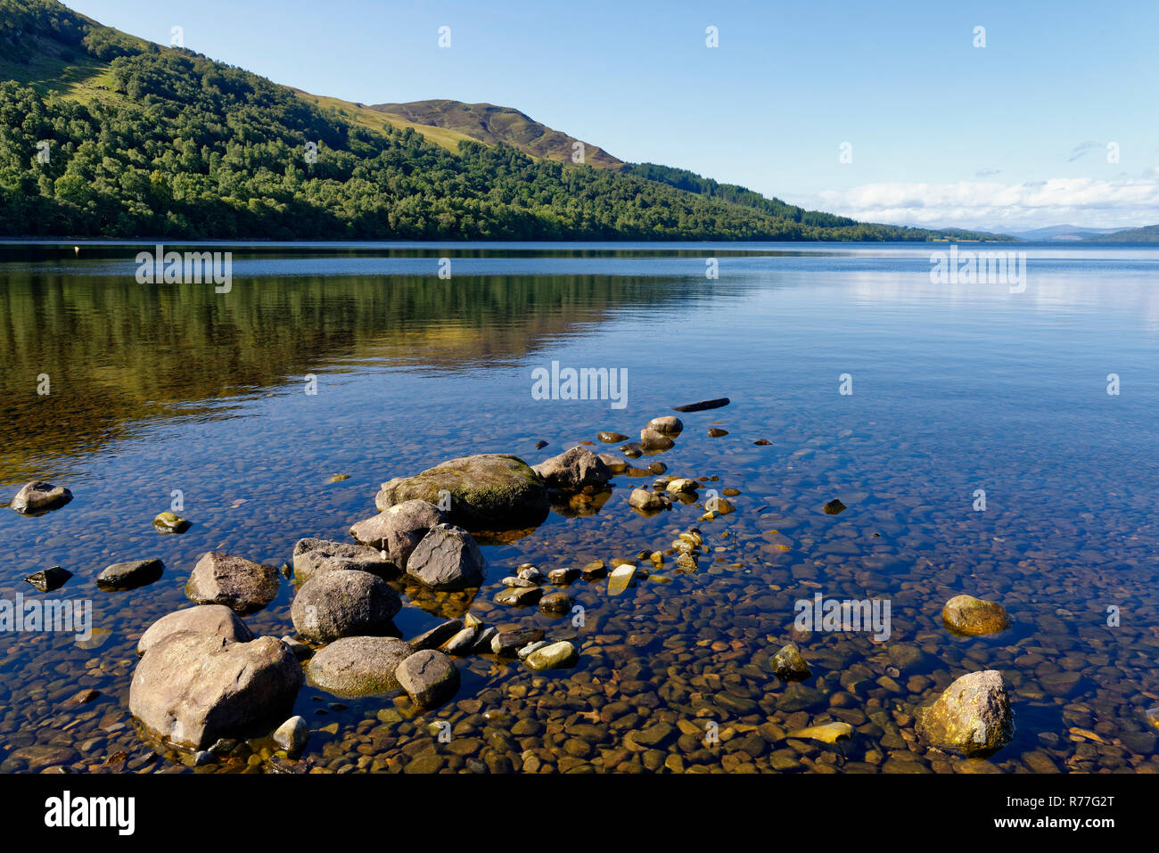 Loch Rannoch & Crags of Meall Druidhe, Kinloch Rannoch Stock Photo - Alamy