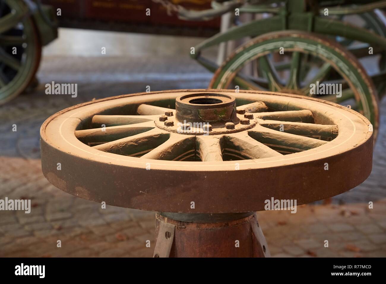 Old cart wheel Stock Photo - Alamy