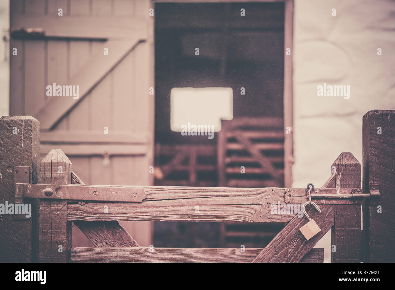 Unlocked gates hi-res stock photography and images - Alamy