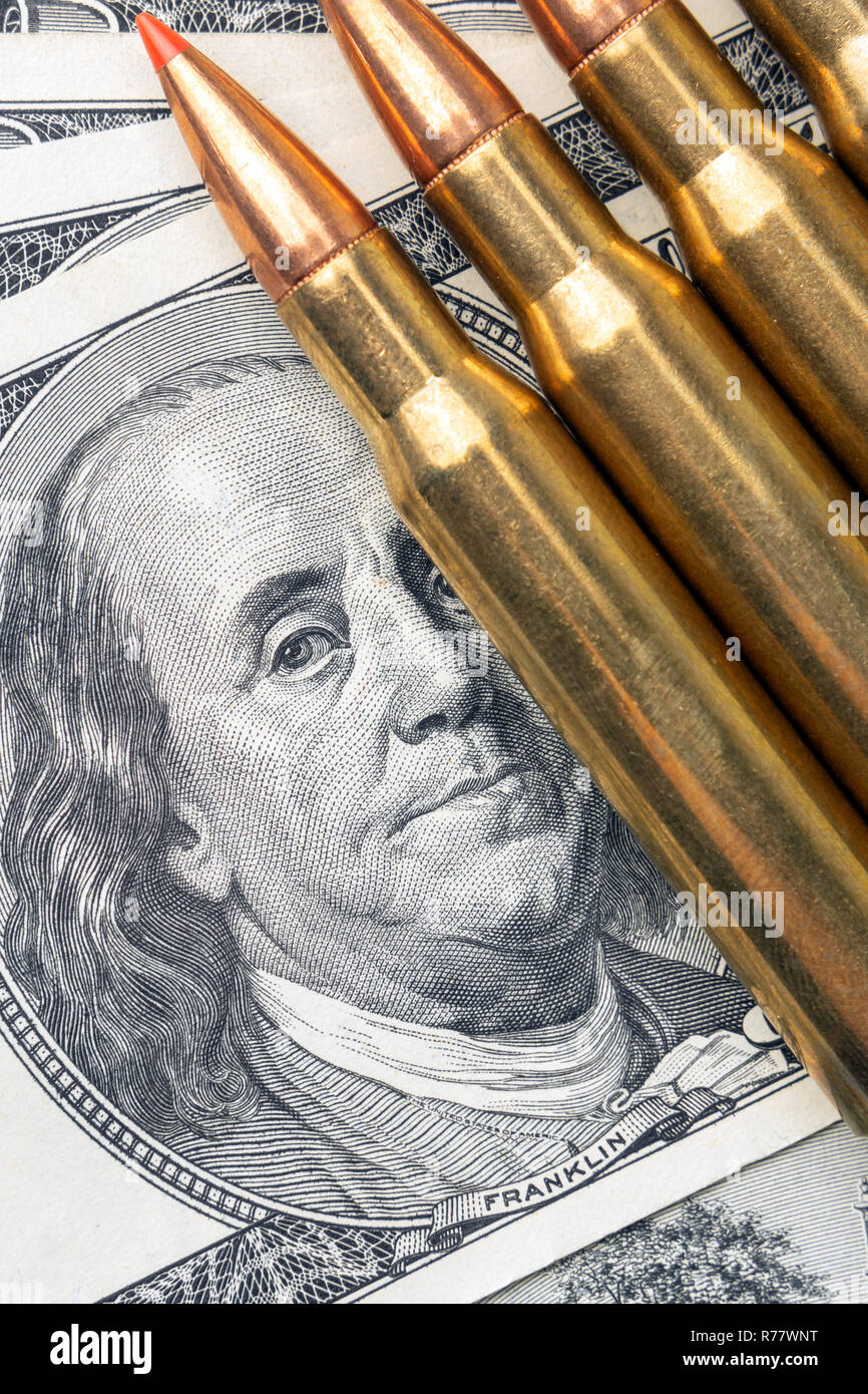 combat bullets from the army machine macro on the banknotes of $ 100 ...