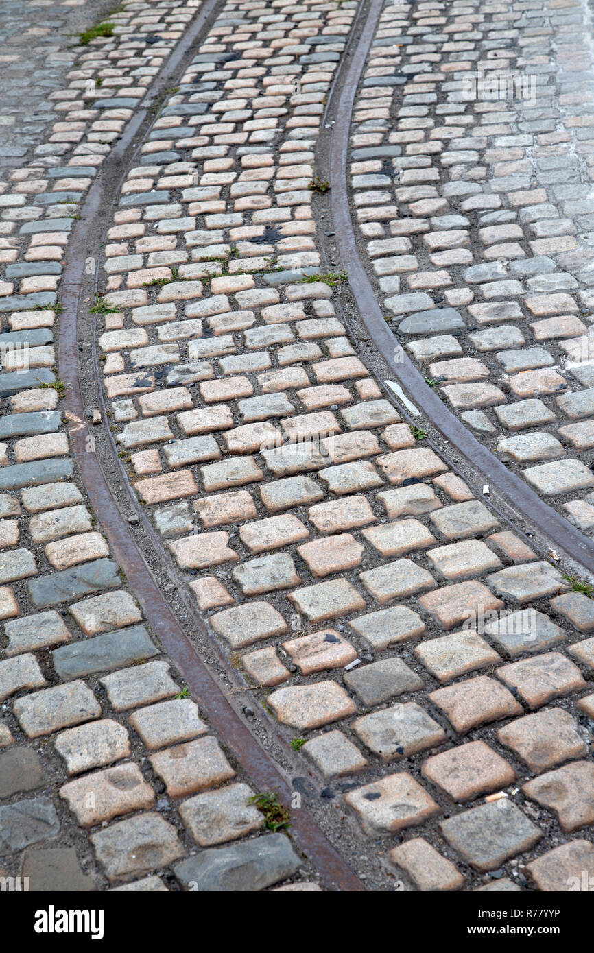 Cobblestone road dublin ireland hi-res stock photography and images - Alamy