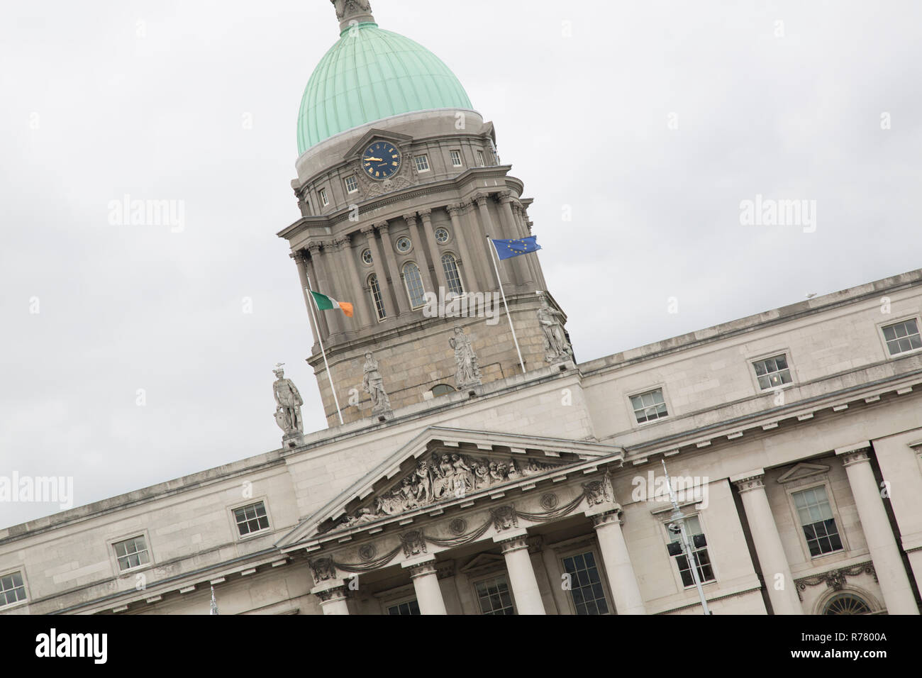 Custom House in Dublin, Ireland Stock Photo - Alamy