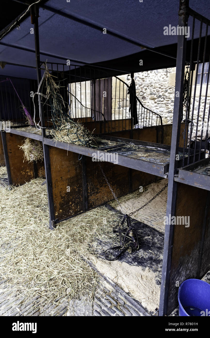 Empty horse stable, accommodation detail for animals Stock Photo - Alamy