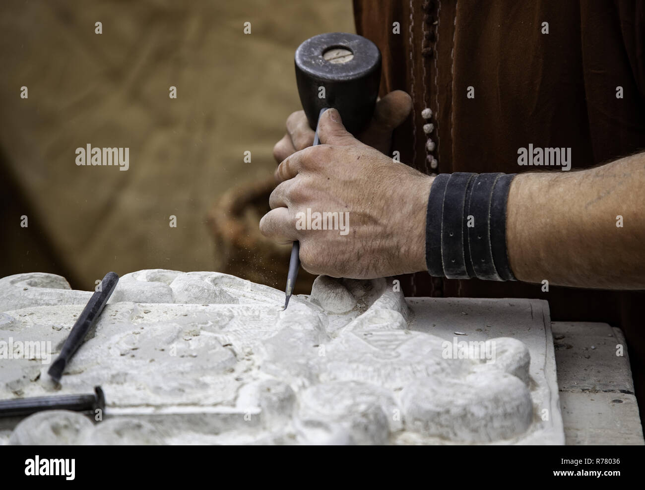 Sculptor is shaping a stone sculpture hi-res stock photography and ...