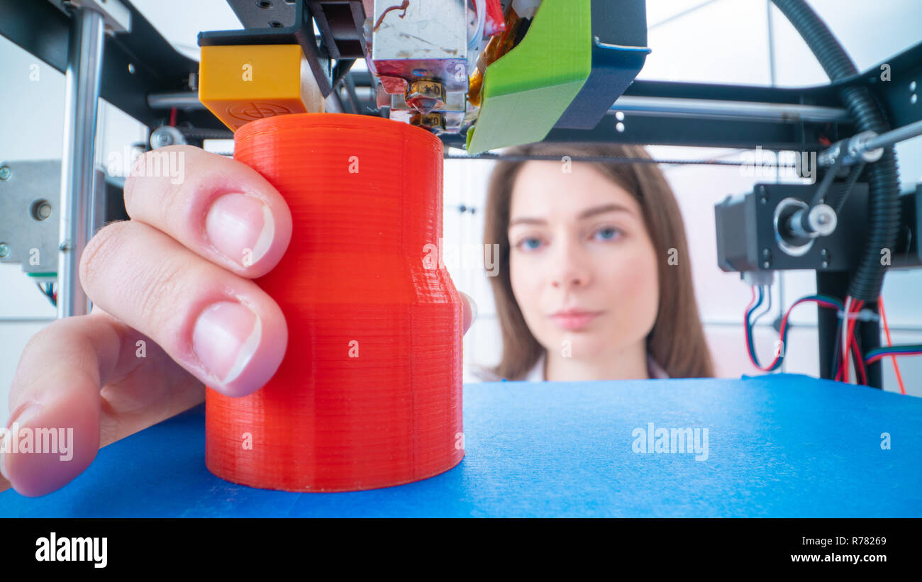 3d printing computer teen hi-res stock photography and images - Alamy