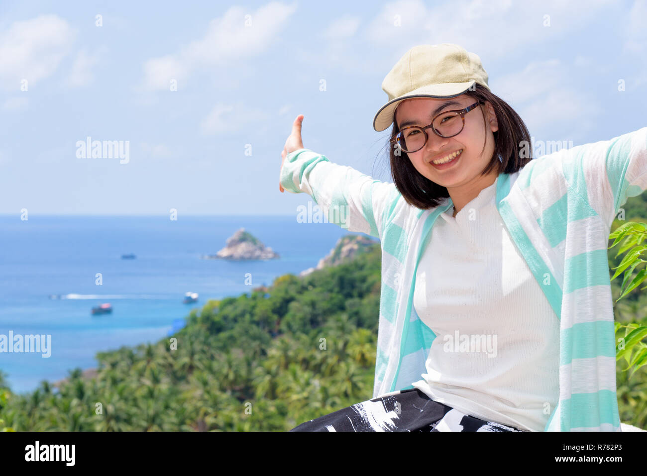 Extend the arms hi-res stock photography and images - Alamy