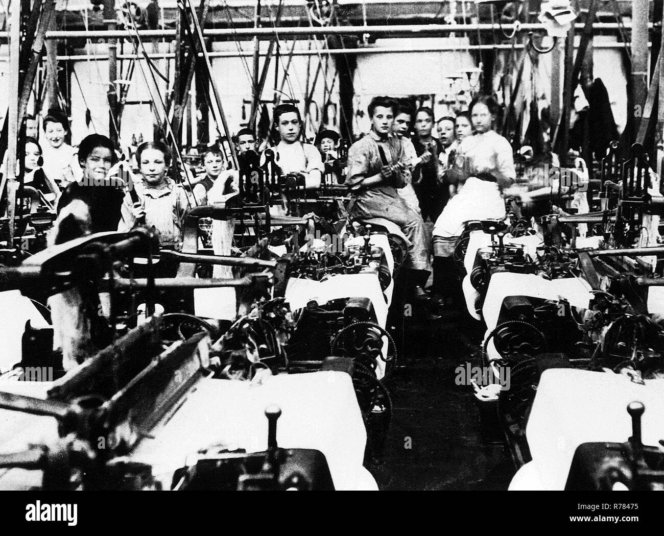 Edwardian workers hi-res stock photography and images - Alamy