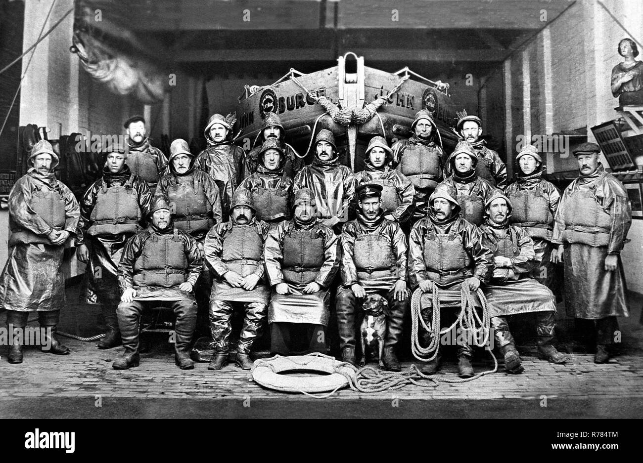 Early edwardian lifeboat hi-res stock photography and images - Alamy