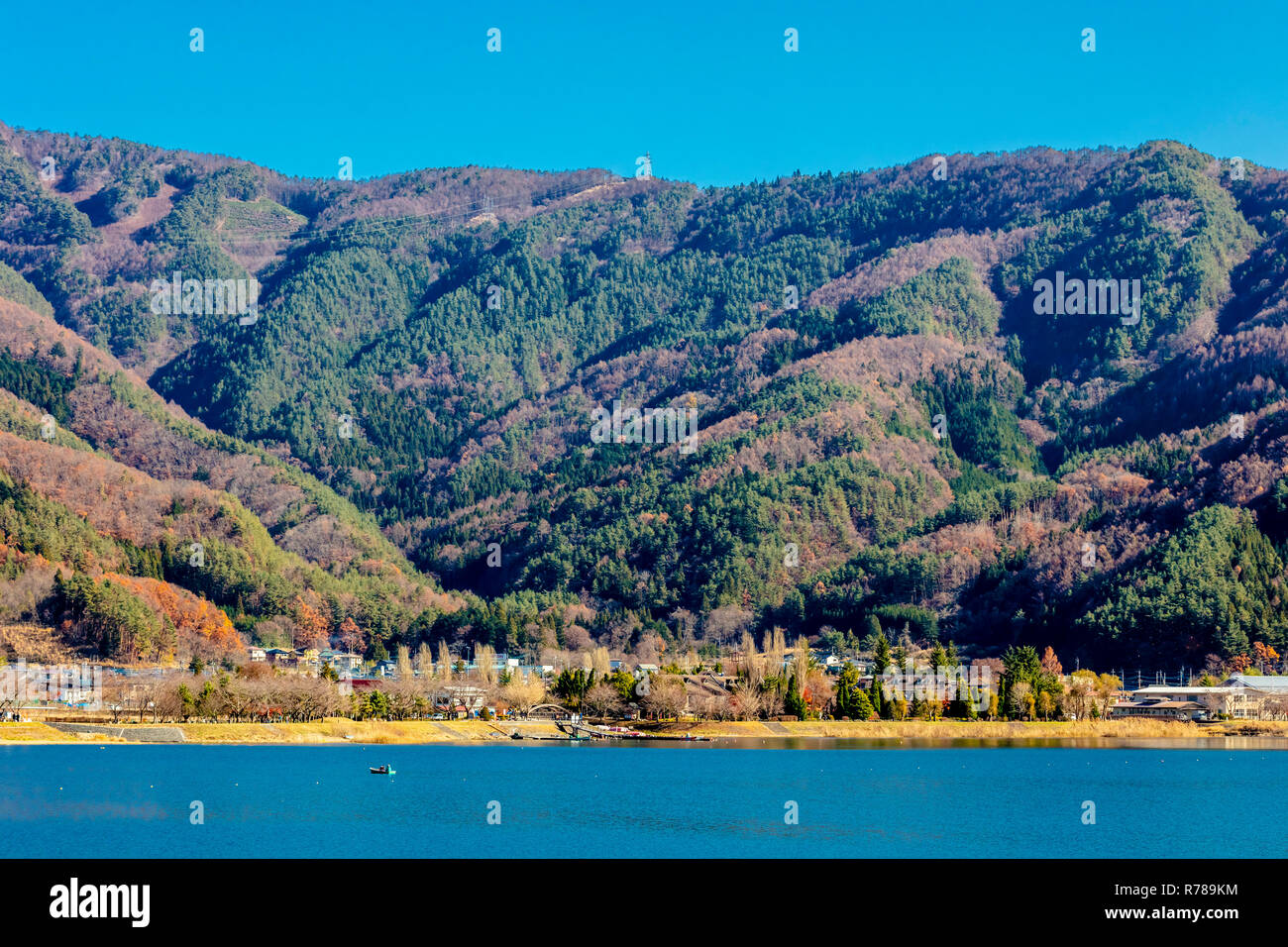 Lake kawaguchi onsen hi-res stock photography and images - Alamy