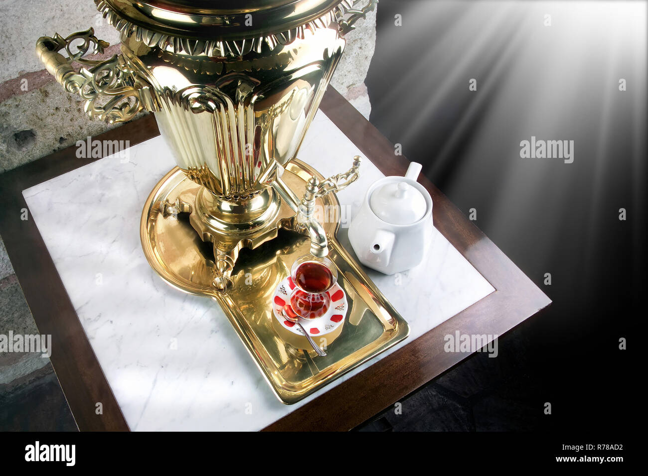 Table samovar hi-res stock photography and images - Alamy