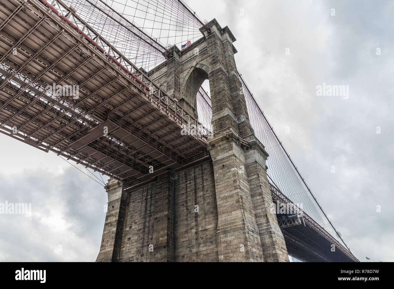 Brick arch view manhattan bridge hi-res stock photography and images ...