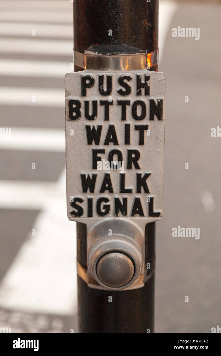 U s a blue pedestrian sign hi-res stock photography and images - Alamy
