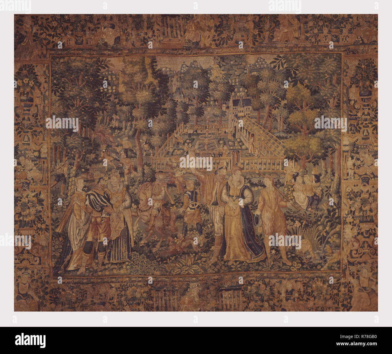 Courtly figures hi-res stock photography and images - Alamy