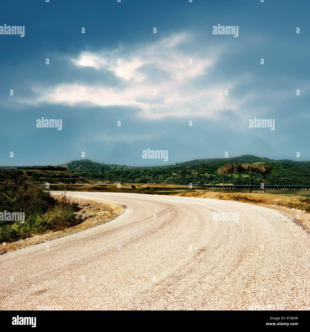 Curve forward hi-res stock photography and images - Alamy