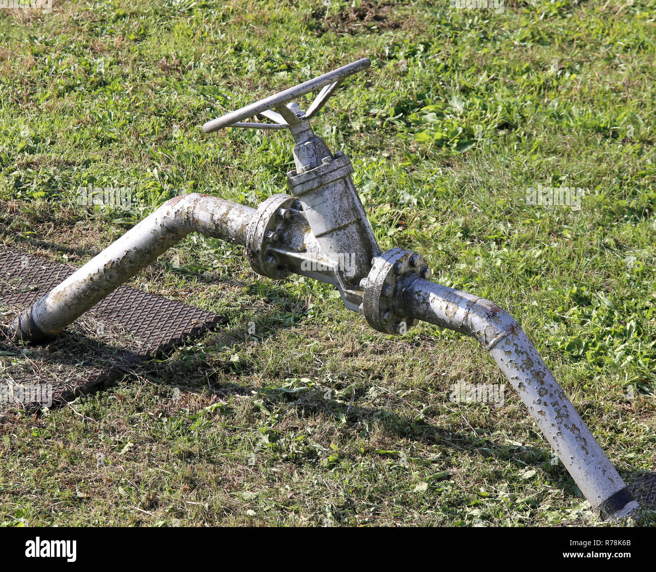 pipe closure valve of the industrial plant Stock Photo - Alamy