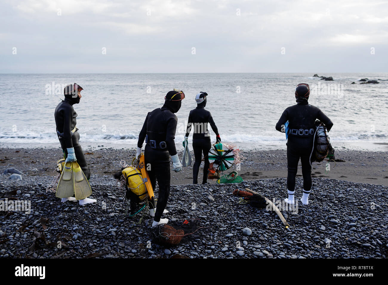 Pearl divers japan hi-res stock photography and images - Alamy