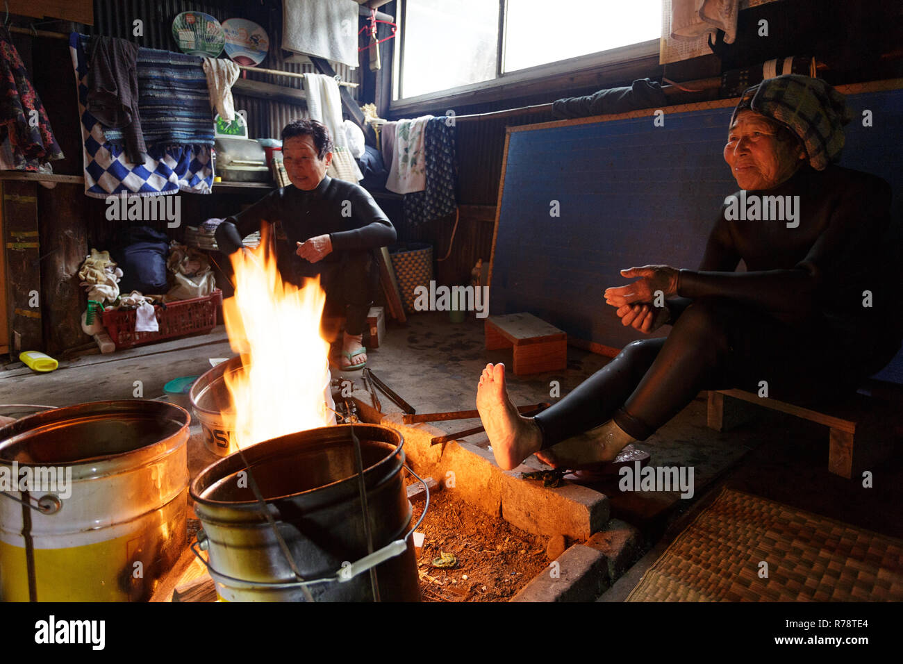 Women diver hut hi-res stock photography and images - Alamy